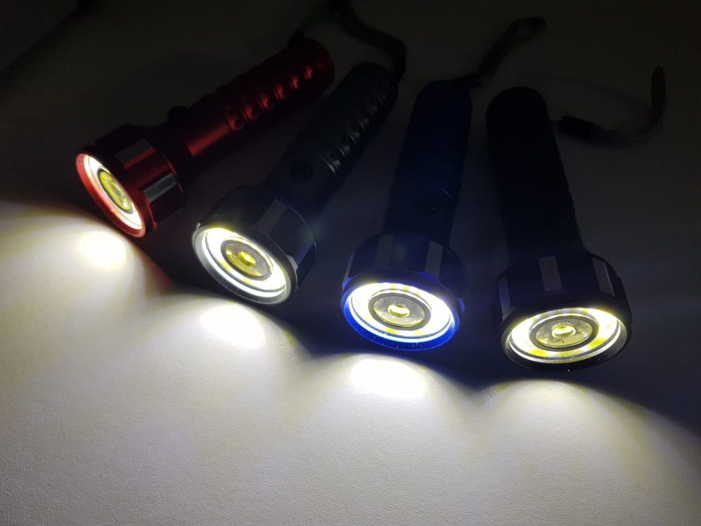 Maletín básico de luces forenses – ADN Criminalística | Lo llevamos en ...